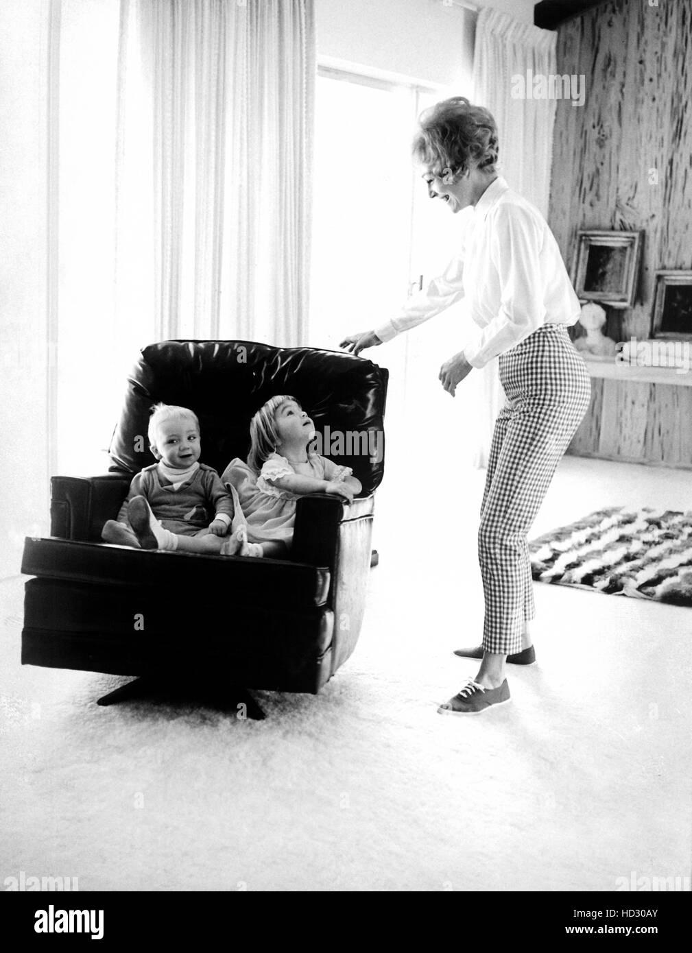 Griffin O'Neal, Tatum O'Neal, with their mother, Joanna Moore, at home ...