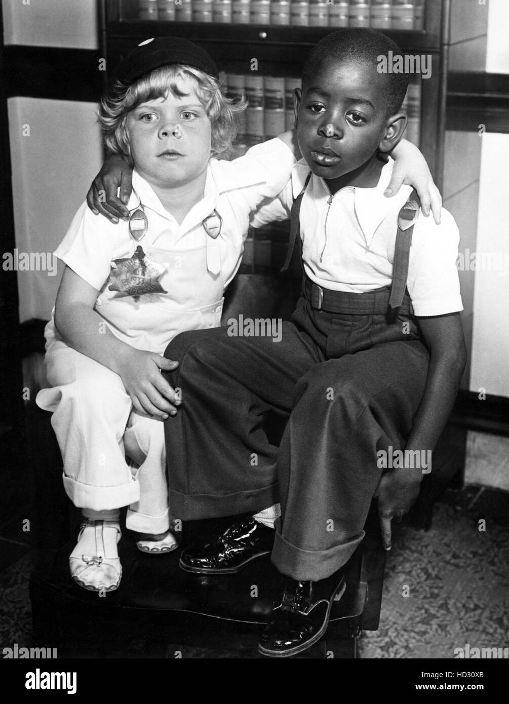 Tommy Bond, Matthew 'Stymie' Beard, visiting a Los Angeles courtroom ...