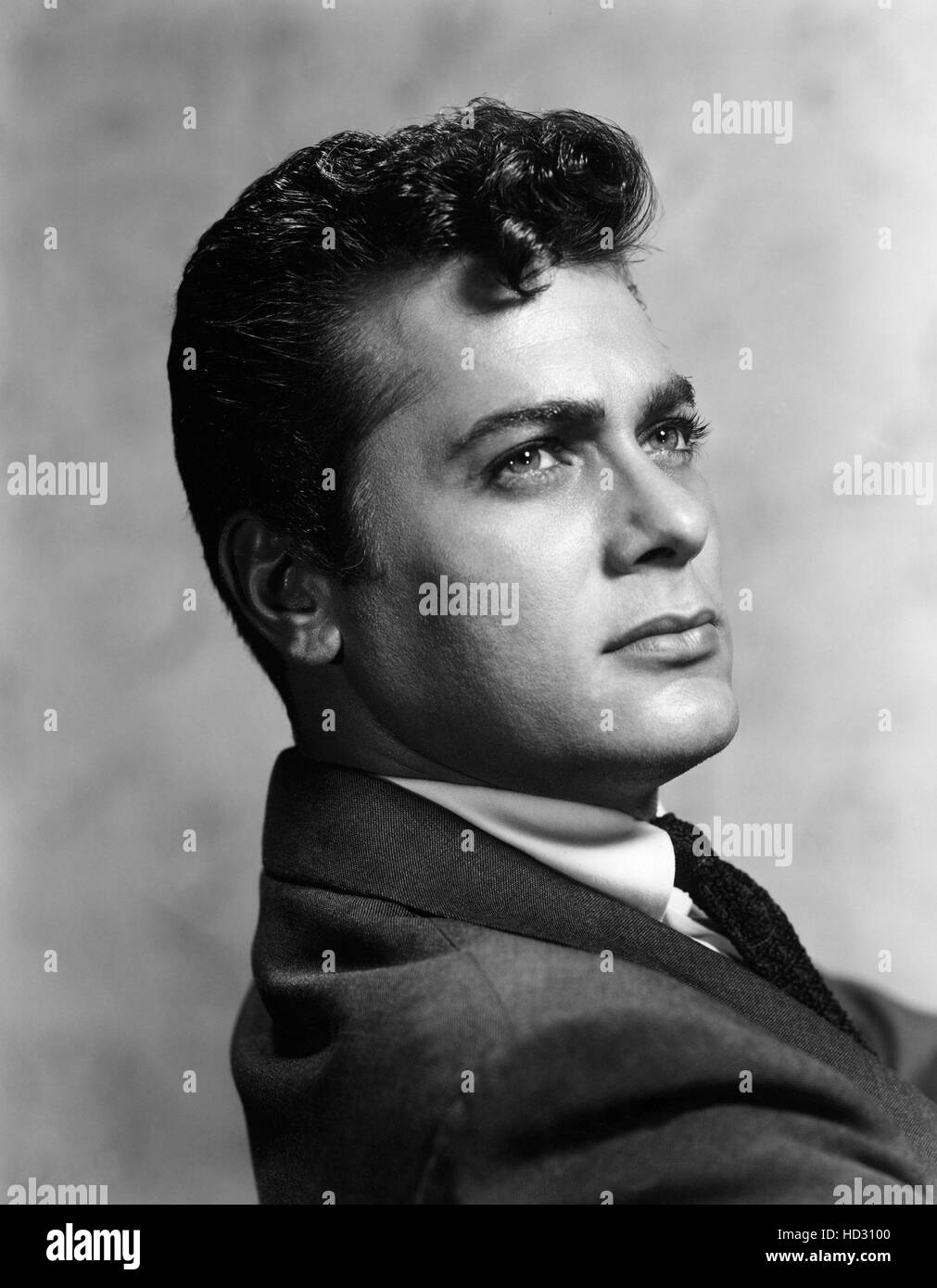 TONY CURTIS, portrait circa 1955 Stock Photo - Alamy