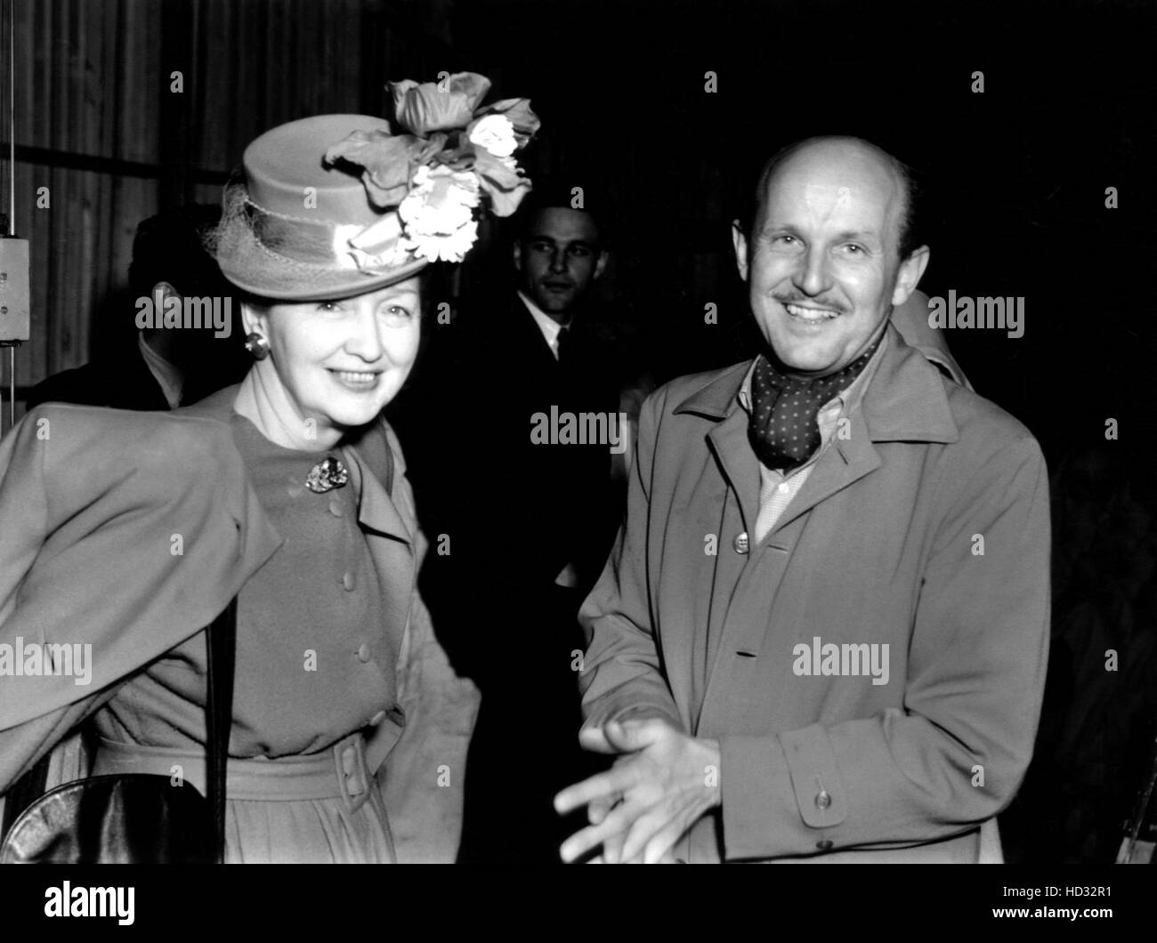 From front left: Hollywood columnist Hedda Hopper visits director ...