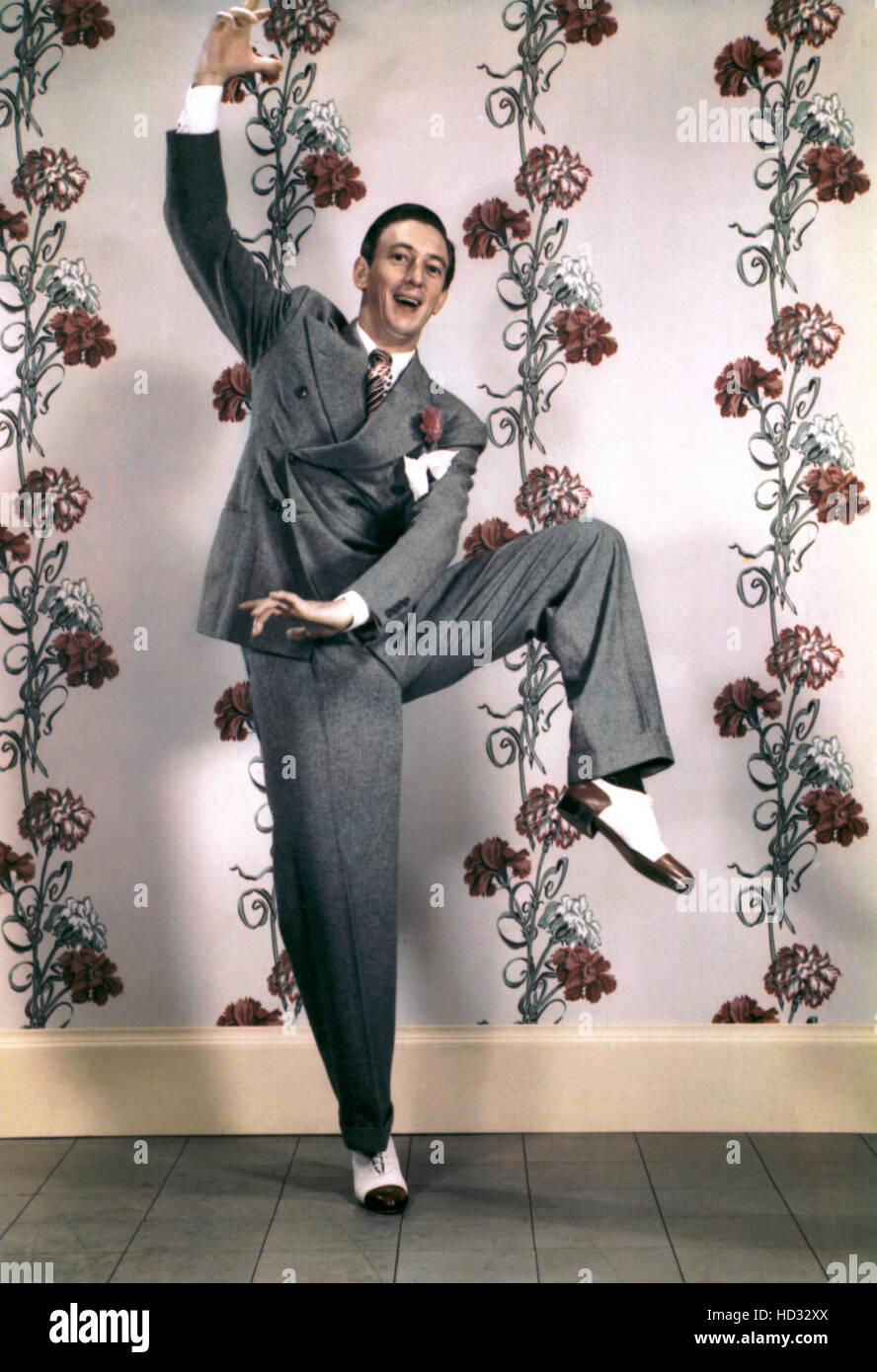 Ray bolger portrait hi-res stock photography and images - Alamy