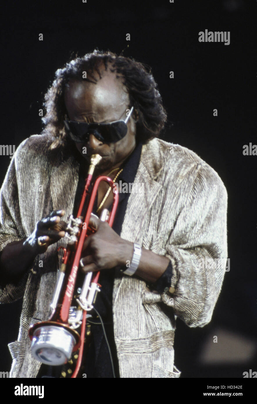 Miles Davis, Beacon Theatre, New York City, April 1986. photo: Karen ...