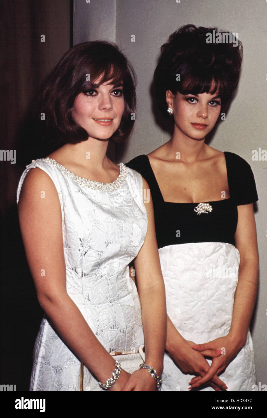 NATALIE WOOD with sister LANA WOOD, 1960s Stock Photo - Alamy