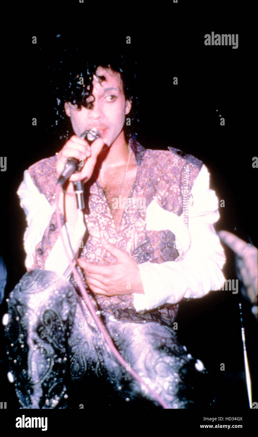 PURPLE RAIN, Prince (wearing purple paisley), 1984 Stock Photo - Alamy