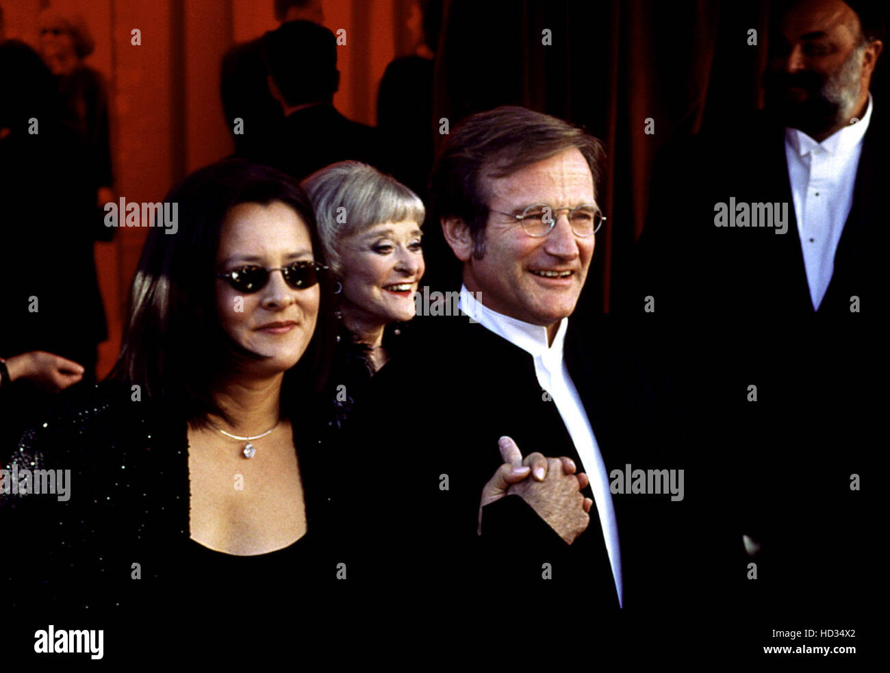 MARSHA WILLIAMS with husband ROBIN WILLIAMS and his mother at the 1998 ...