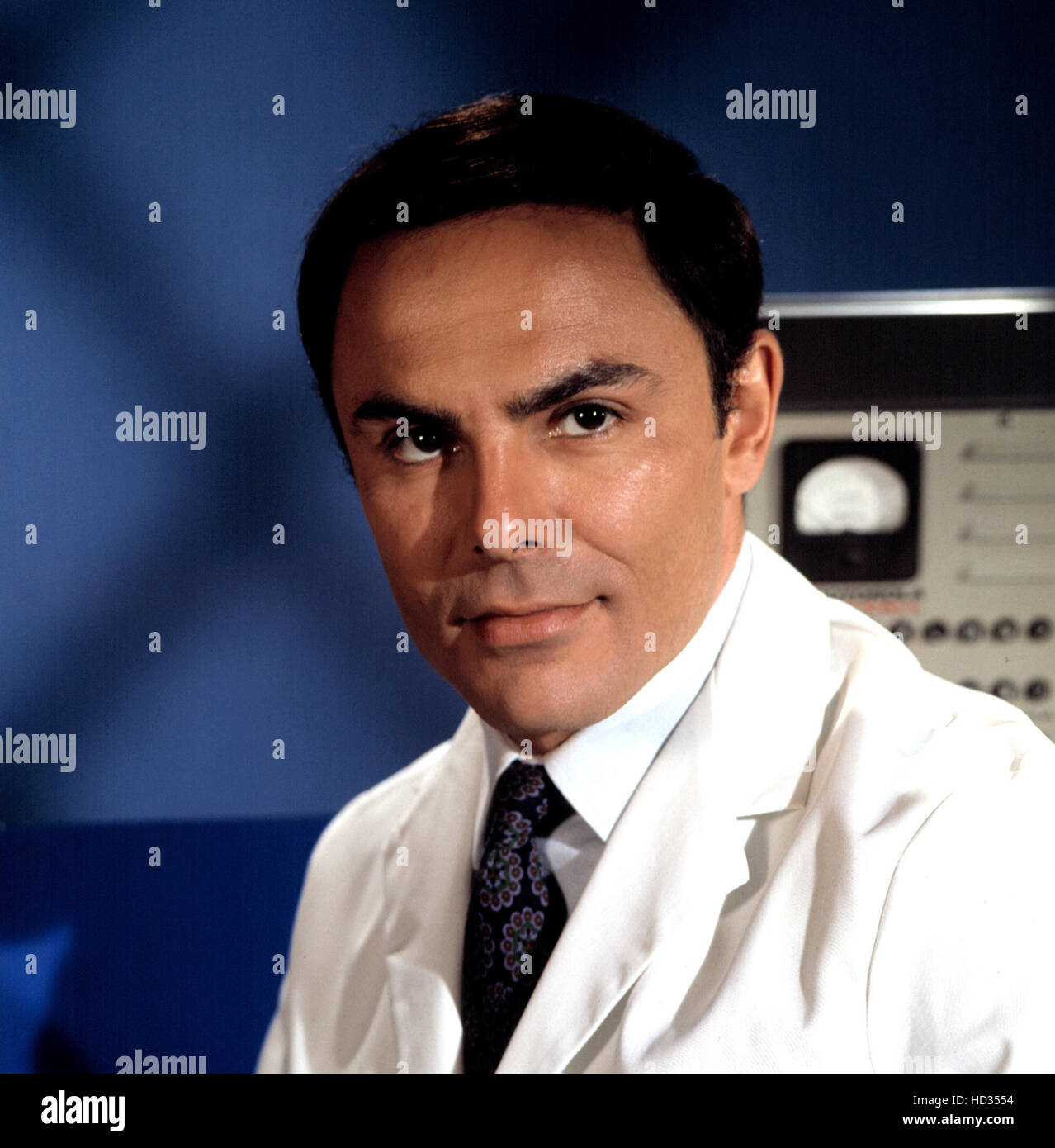 THE BOLD ONES: THE NEW DOCTORS, John Saxon, 1969-1973 Stock Photo - Alamy