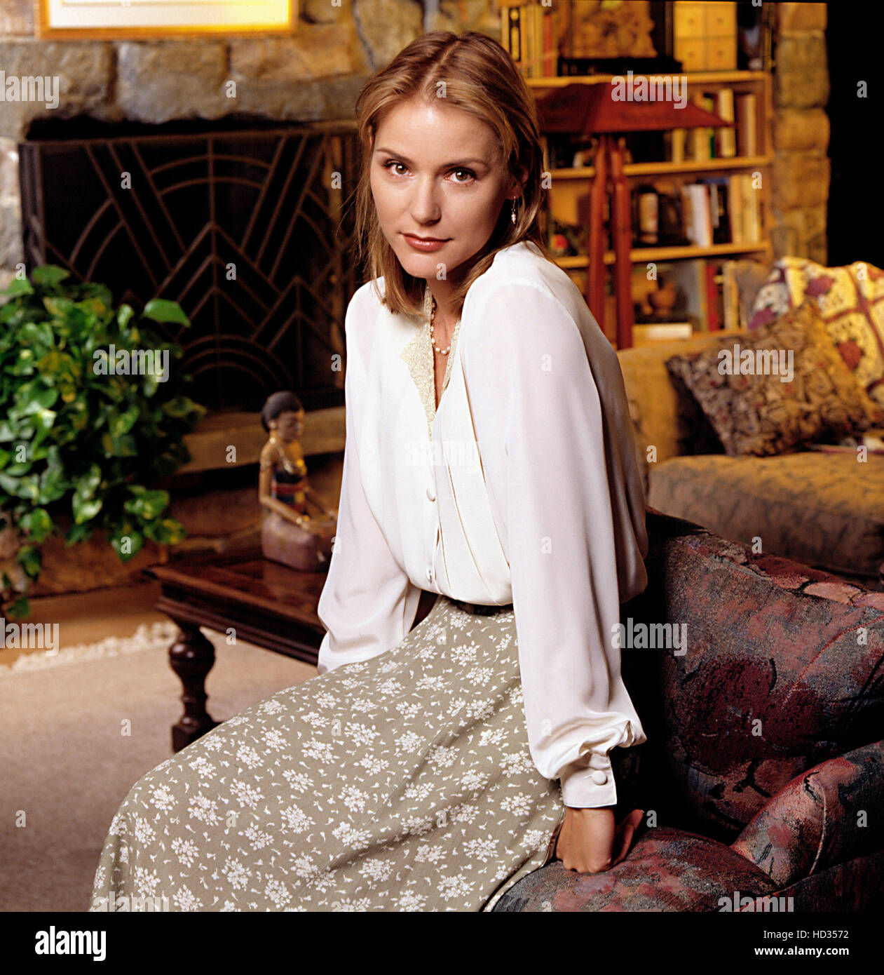 CYBILL, Dedee Pfeiffer, 1995-98, (c)Carsey-Werner Company/courtesy ...