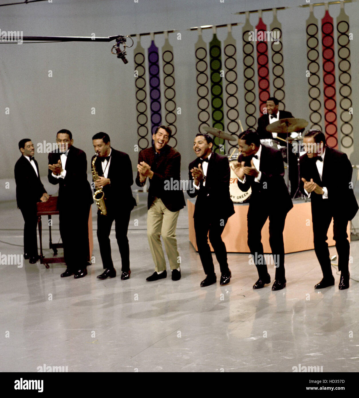 DEAN MARTIN SHOW, THE, Dean Martin, The Treniers, 1965-1974 Stock Photo ...