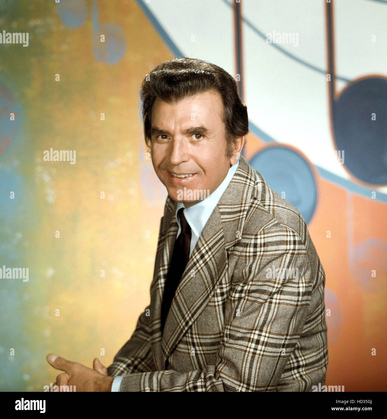 NAME THAT TUNE, host Dennis James, 1974-75 Stock Photo - Alamy