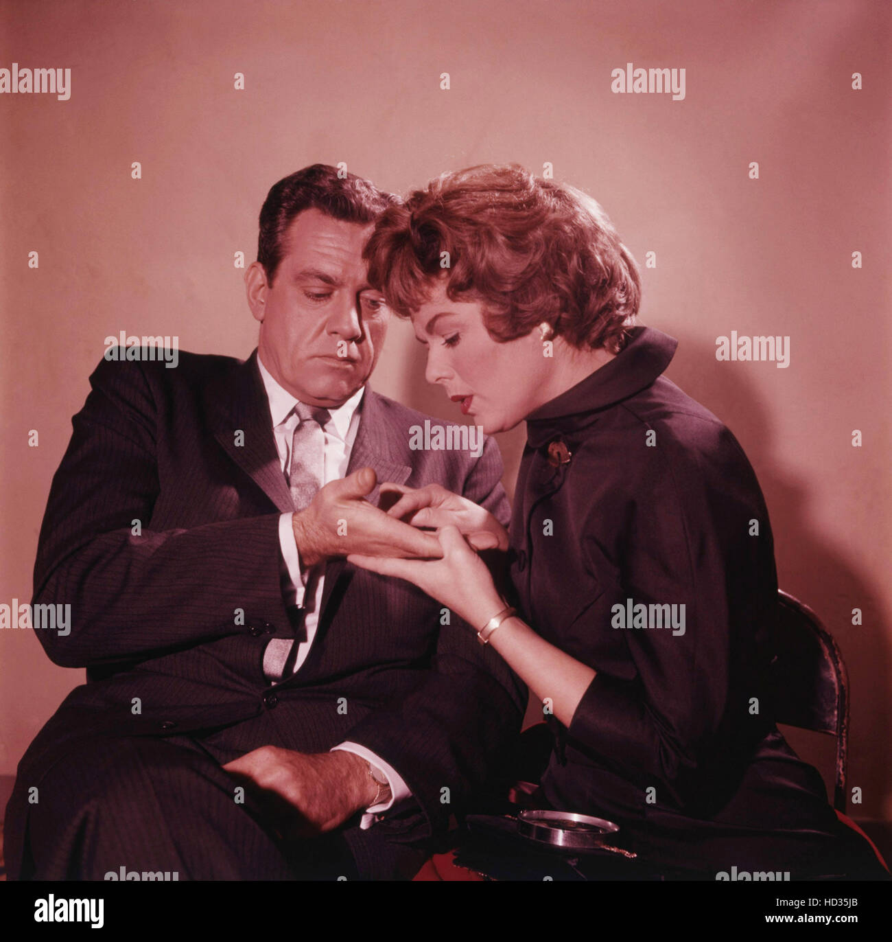 PERRY MASON, Raymond Burr, Barbara Hale, 1957-1966 Stock Photo - Alamy