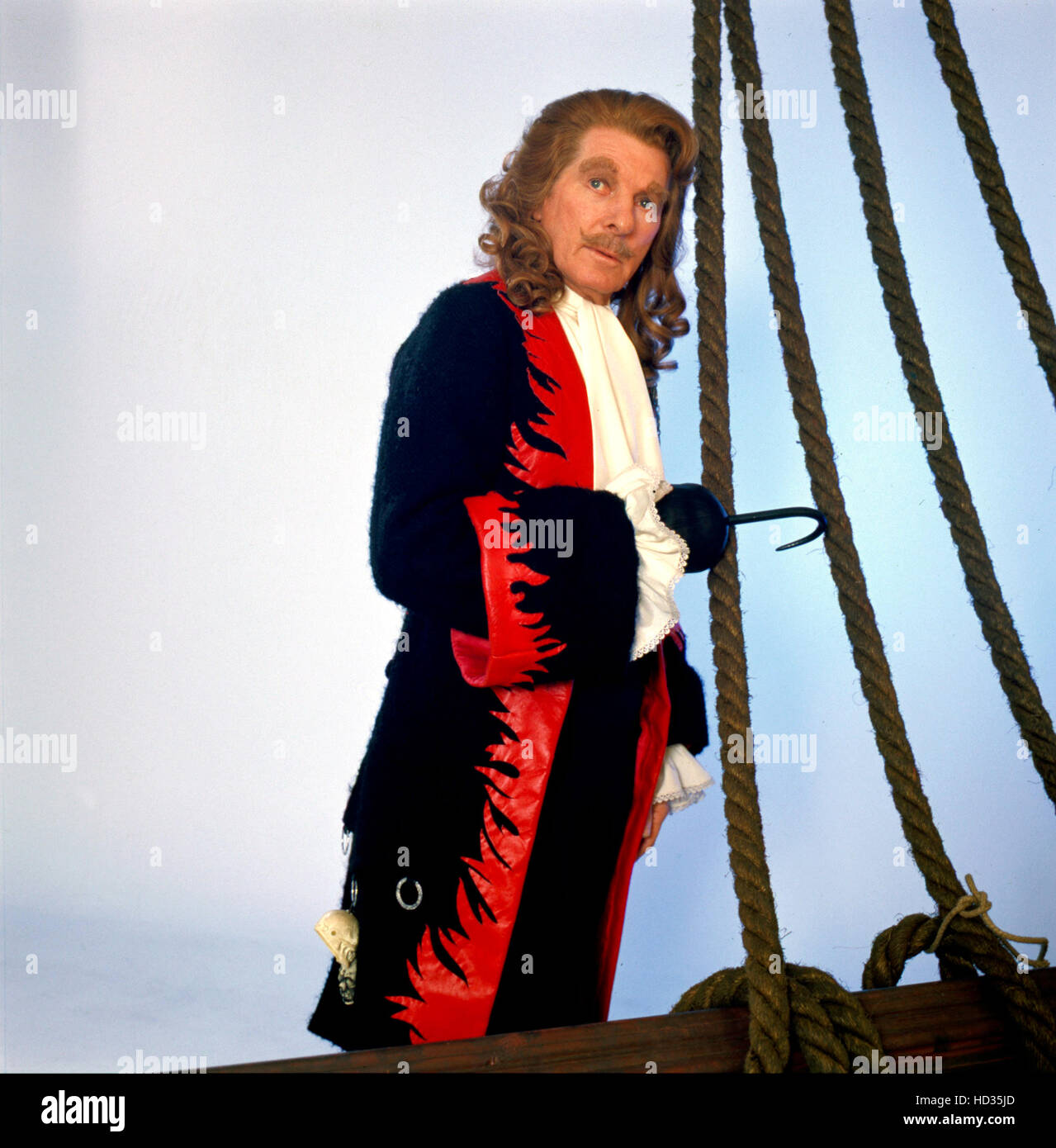 PETER PAN, Danny Kaye, 1976 Stock Photo - Alamy