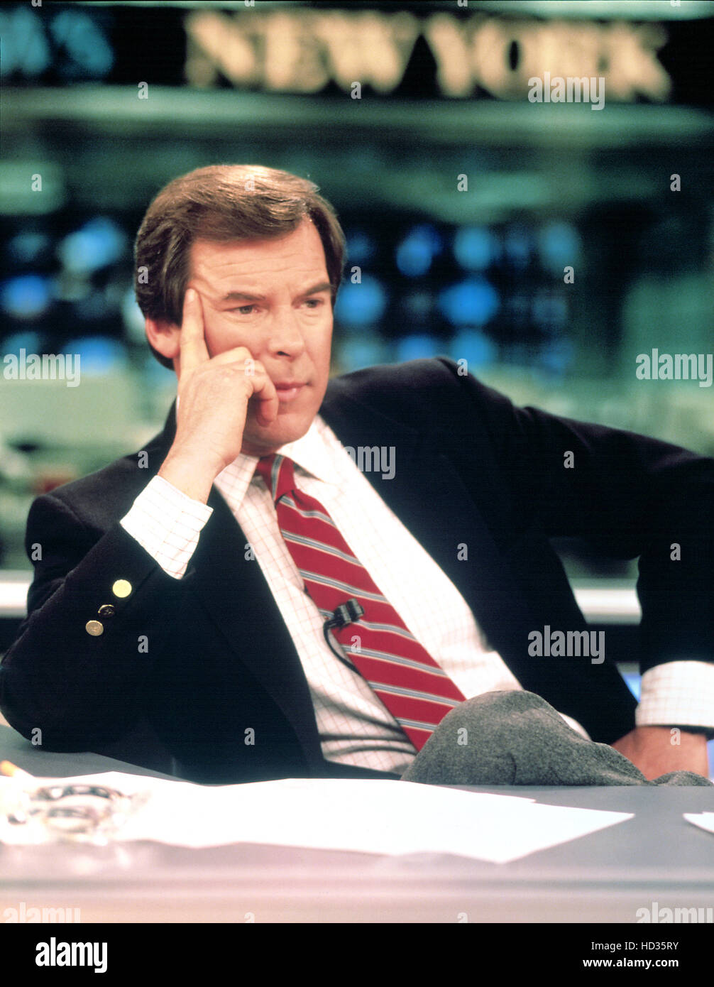 ABC WORLD NEWS TONIGHT, Peter Jennings, anchor, 1988. (c)ABC. Courtesy ...