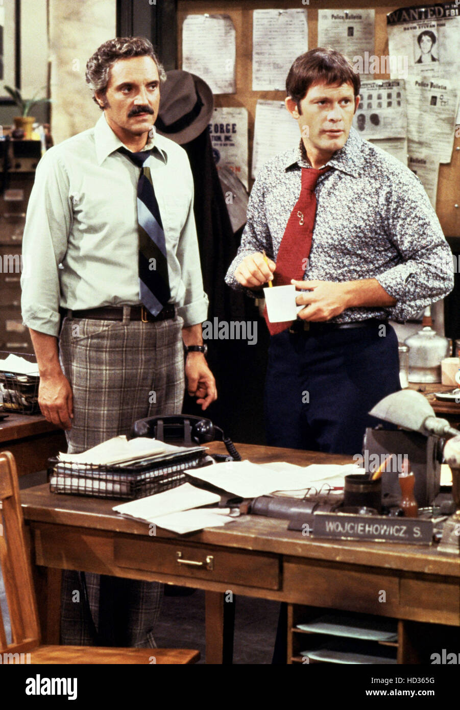 BARNEY MILLER, Hal Linden, Max Gail, 1975-82 Stock Photo - Alamy