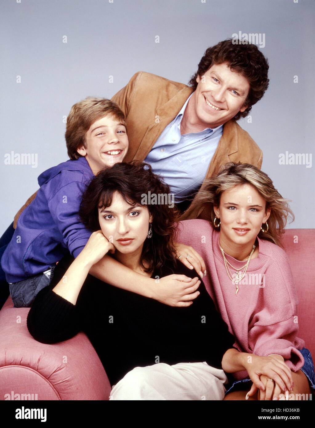 I MARRIED DORA, Jason Horst, Elizabeth Pena, Daniel Hugh Kelly ...