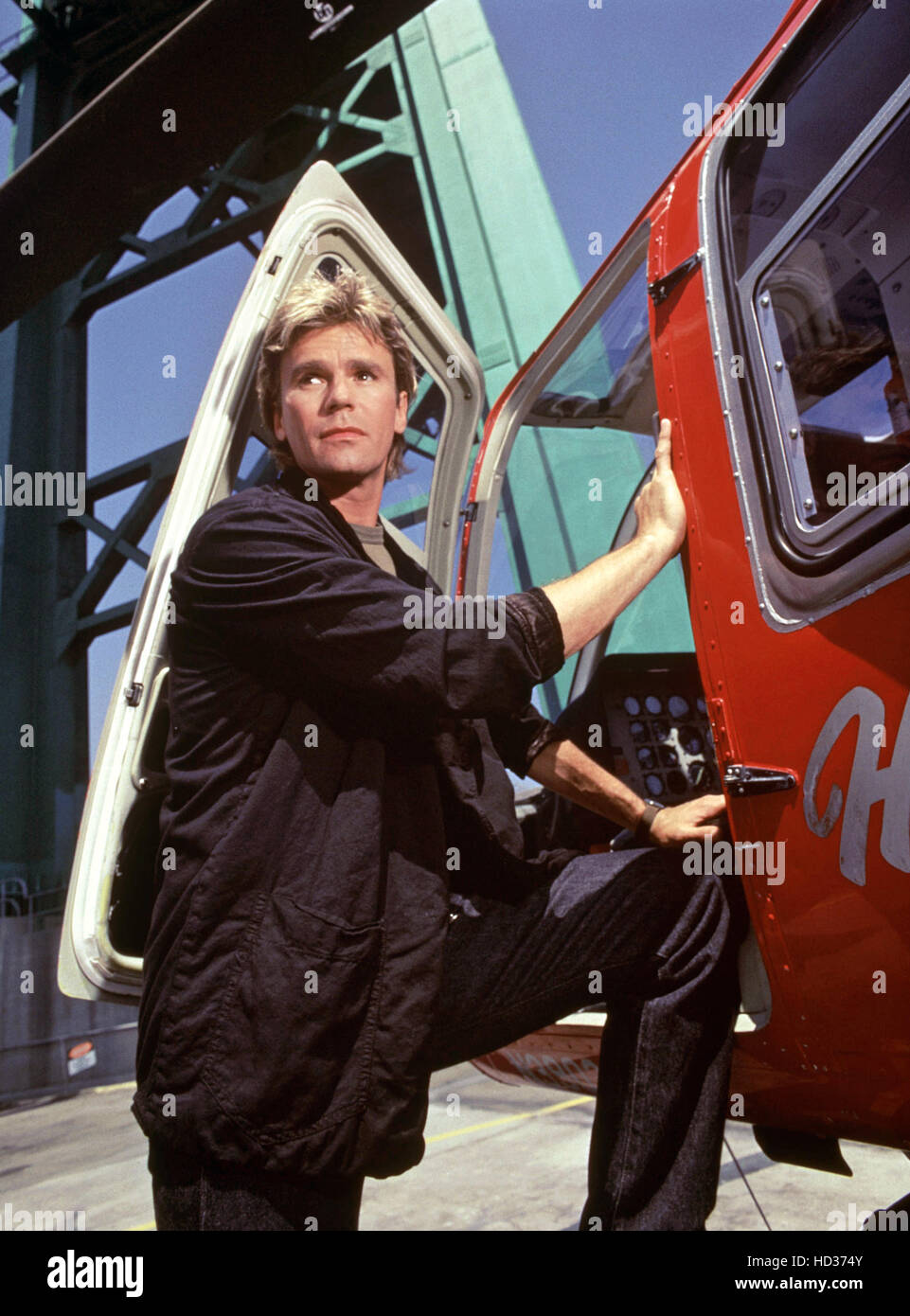MACGYVER, Richard Dean Anderson, 1985-92, (c)Paramount Television ...