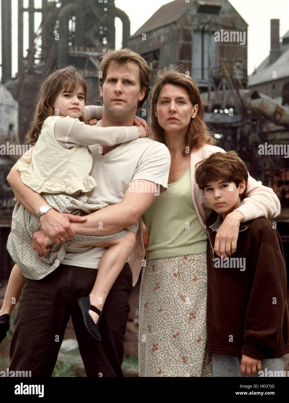 NO PLACE LIKE HOME, Kyndra Joy Casper, Jeff Daniels, Christine Lahti ...
