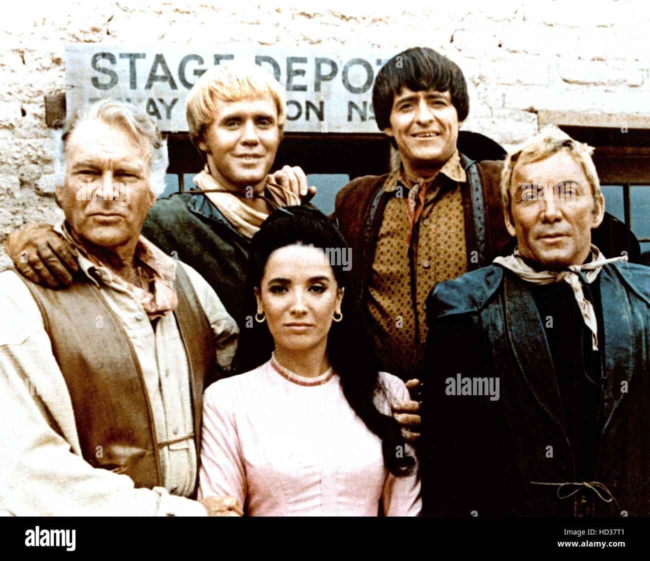 THE HIGH CHAPARRAL, Leif Erickson, Mark Slade, Linda Cristal, Henry Darrow, Cameron Mitchell ...