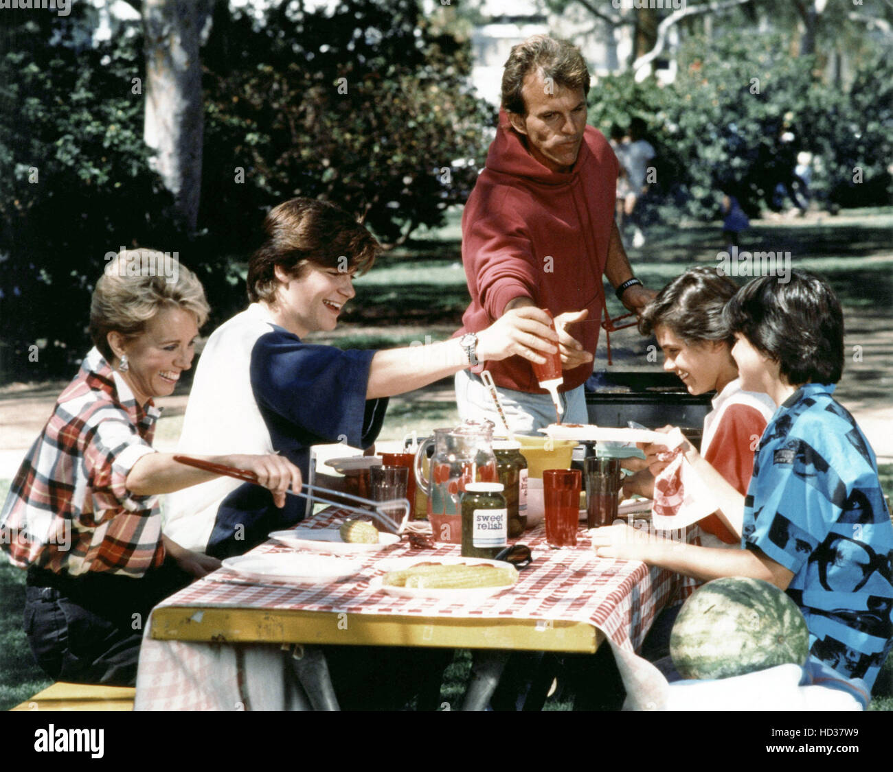 THE HOGAN FAMILY (aka VALERIE'S FAMILY aka VALERIE), (from left): Sandy ...
