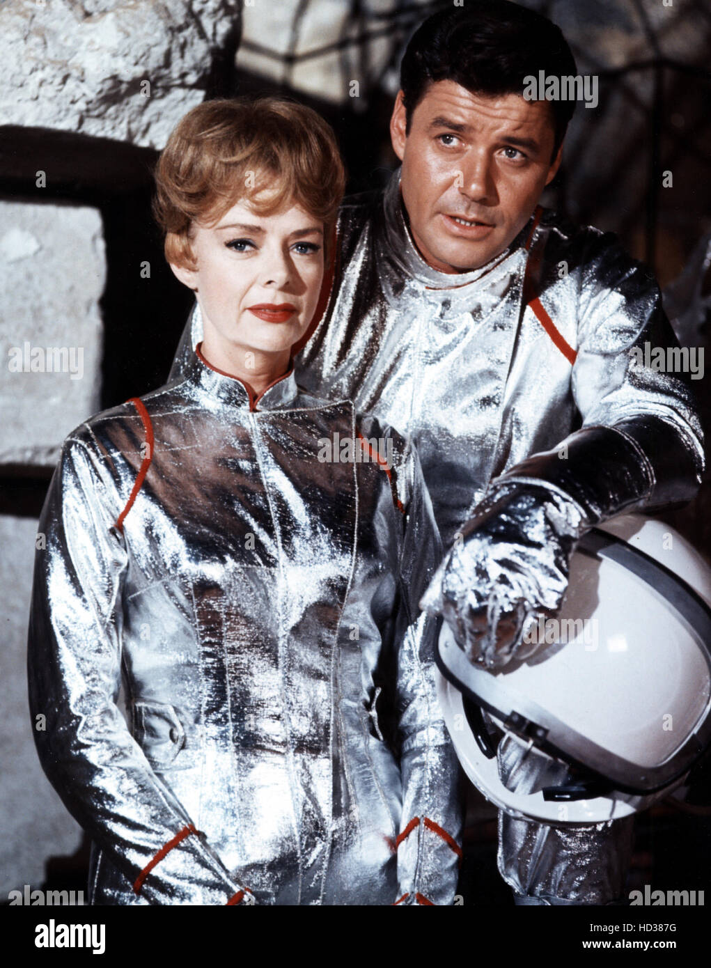 LOST IN SPACE, June Lockhart, Guy Williams, 1965-1968, TM and Copyright ...