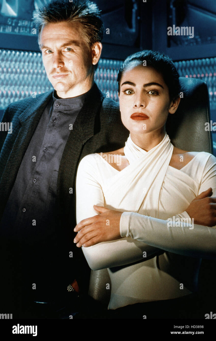 MANN & MACHINE, (from left): David Andrews, Yancy Butler, 1992. © NBC ...