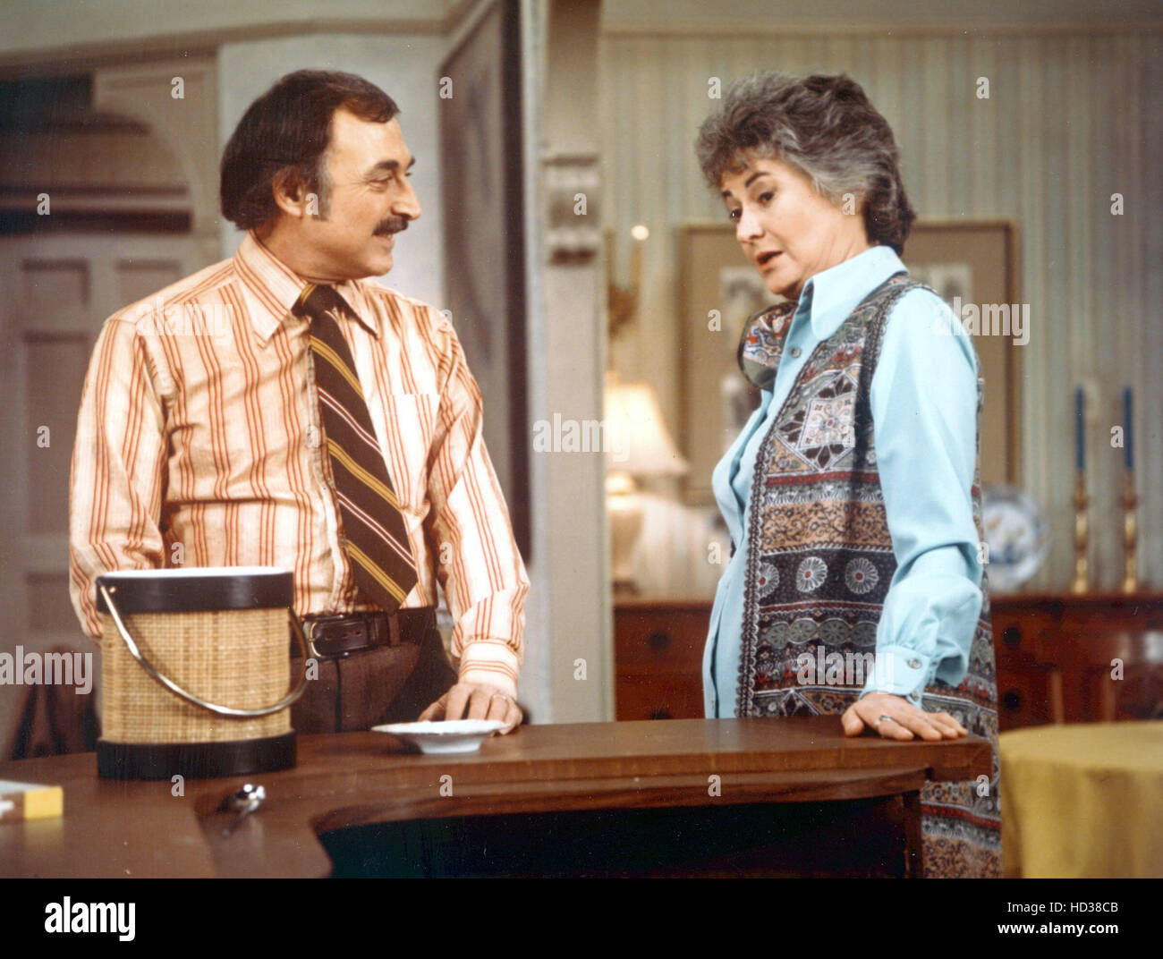 MAUDE, Bill Macy, Bea Arthur, 1972-1978 Stock Photo - Alamy
