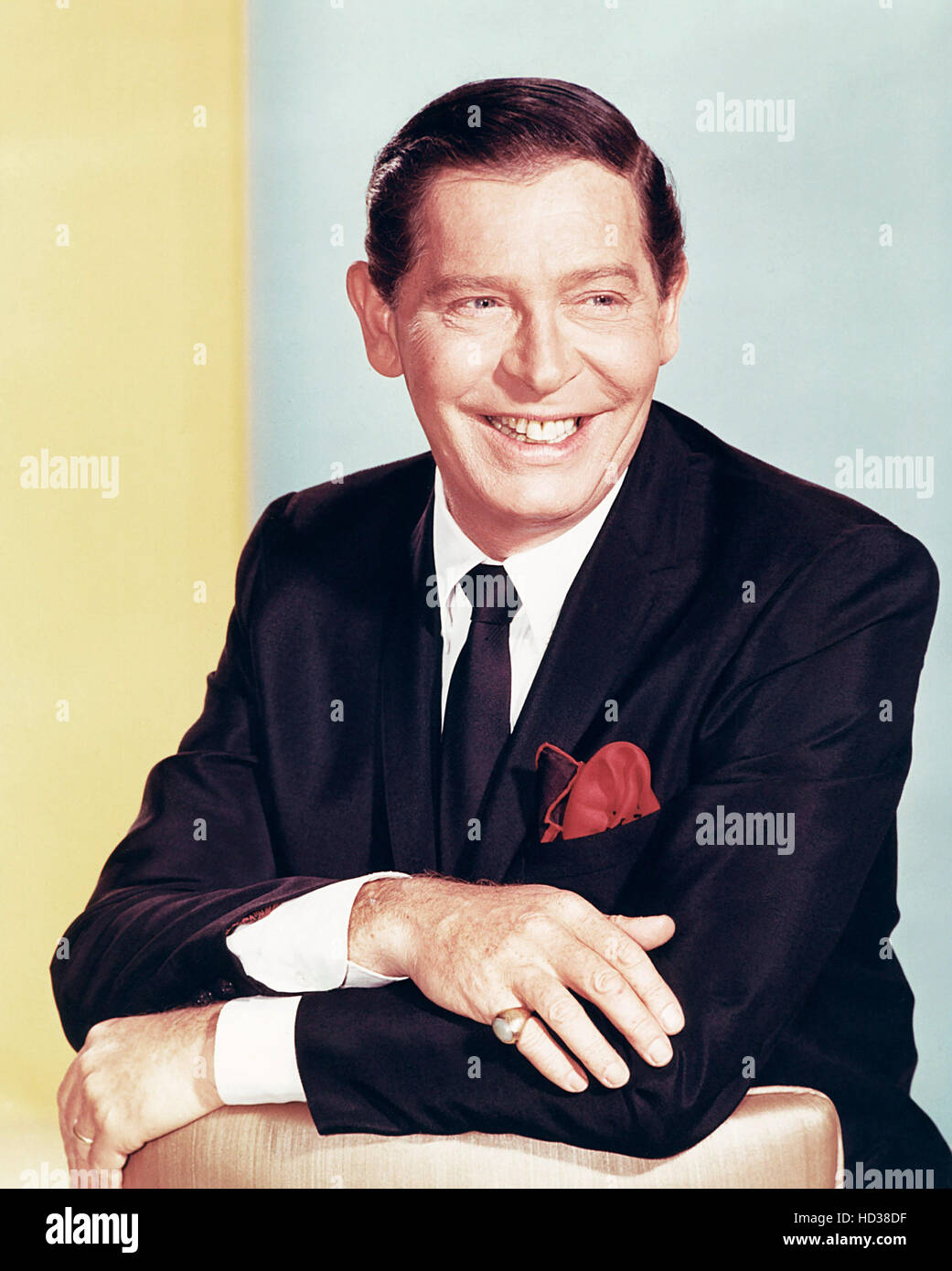 THE MILTON BERLE SHOW, Milton Berle, 1955-56 Stock Photo - Alamy
