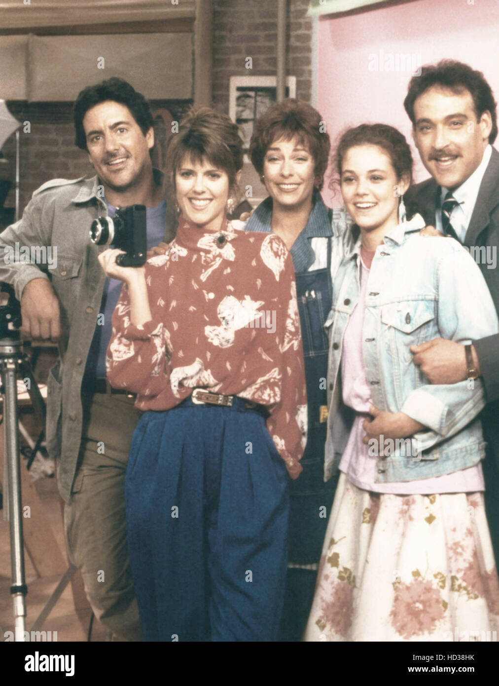 MY SISTER SAM, from left: David Naughton, Pam Dawber, Jenny O'Hara ...