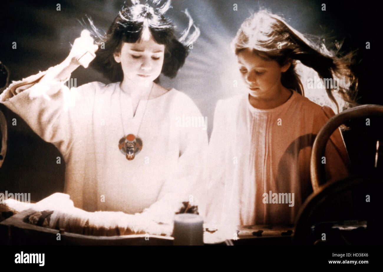 POLTERGEIST: THE LEGACY, (from left): Colleen Rennison, Alexandra ...