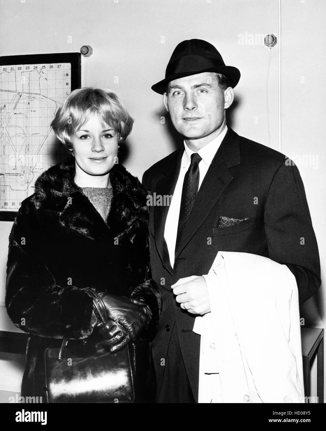 Robert Shaw, right, and his second wife, Scottish actress Mary Ure, ca. 1963 Stock Photo - Alamy