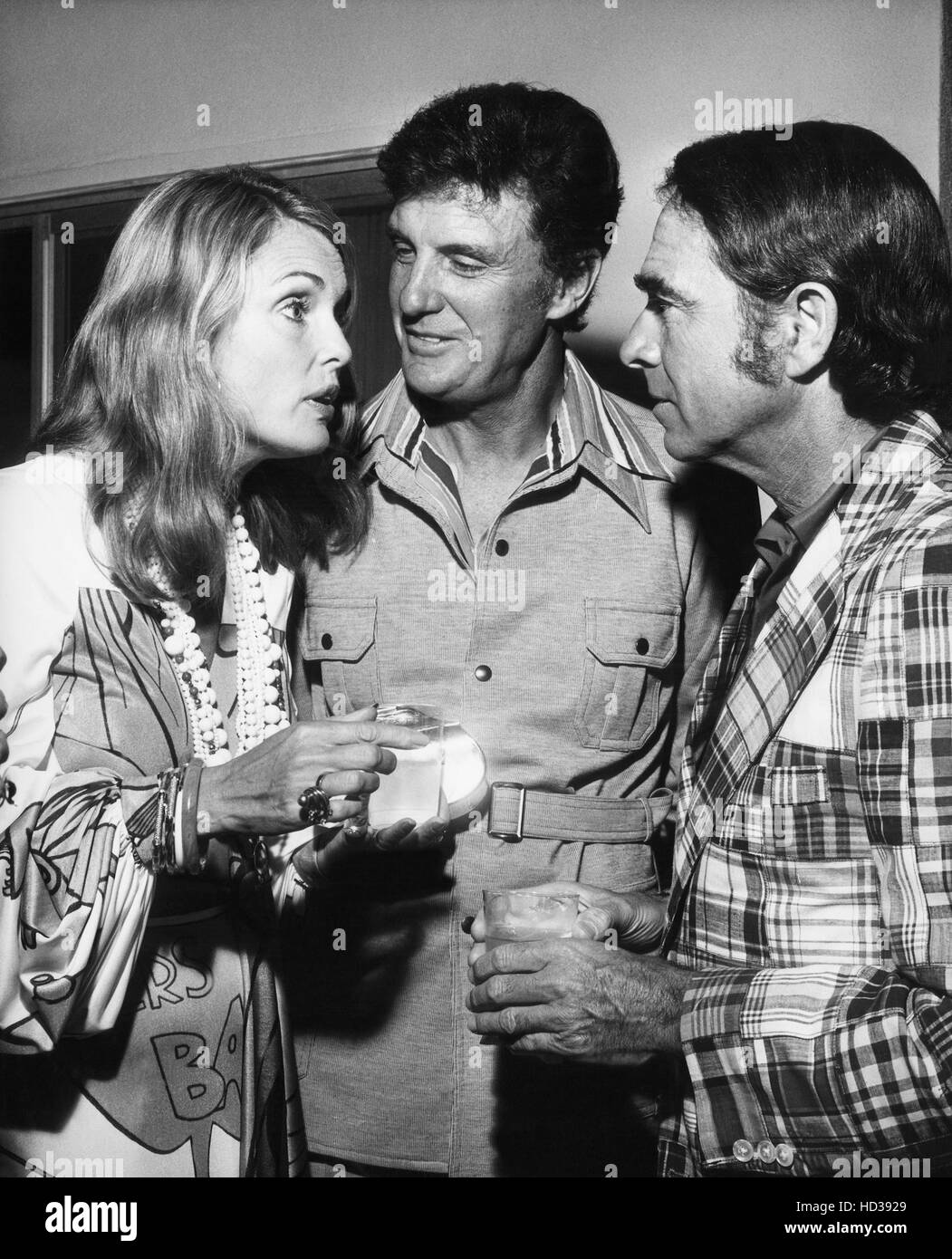 Robert Stack, center, with his wife, Rosemarie Bowe, and gossip ...