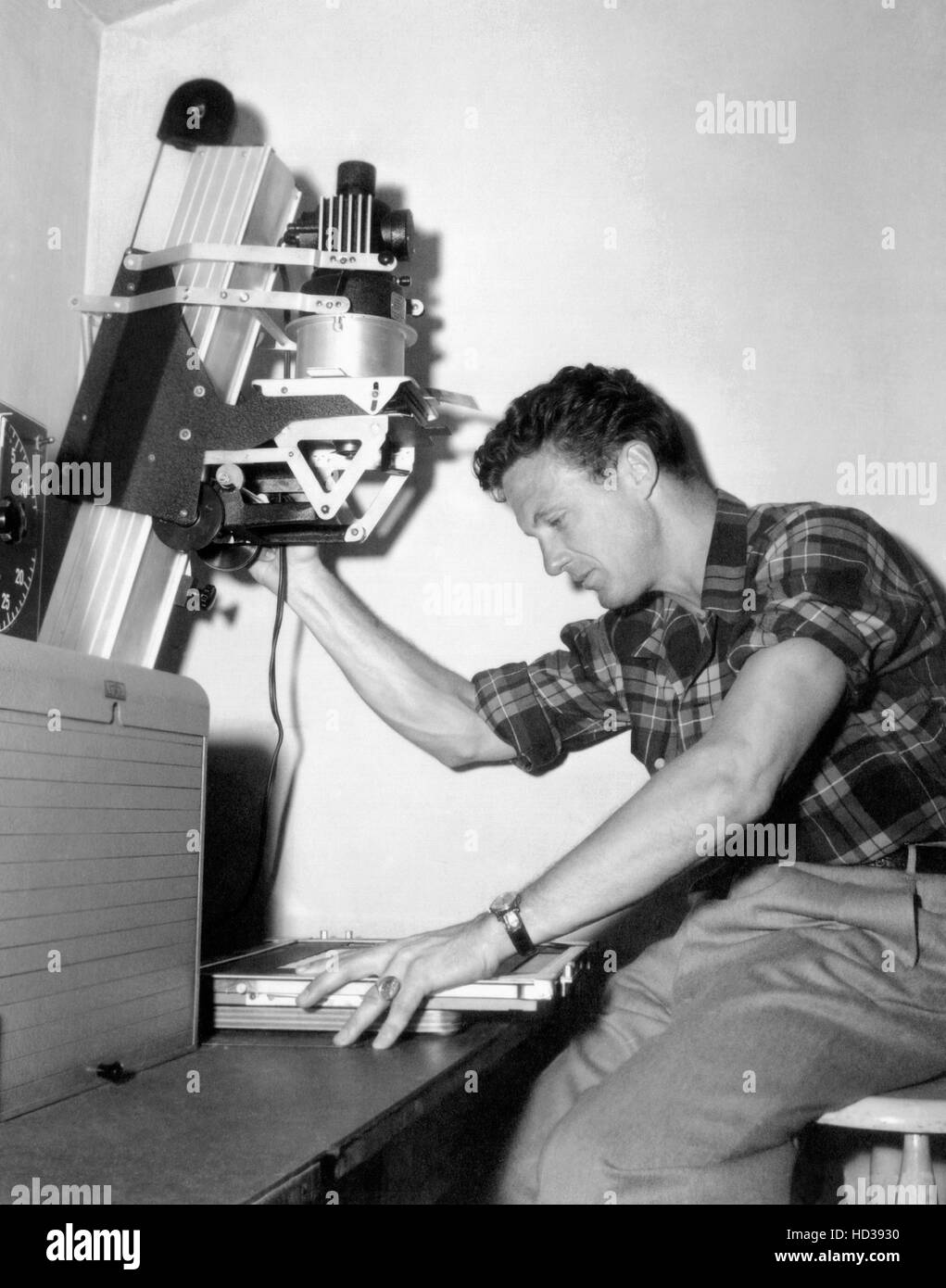Robert Stack, developing photos at home, 1954 Stock Photo - Alamy