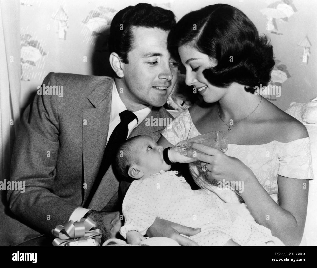 Vic Damone with wife Pier Angeli and son Perry, 1956 Stock Photo - Alamy