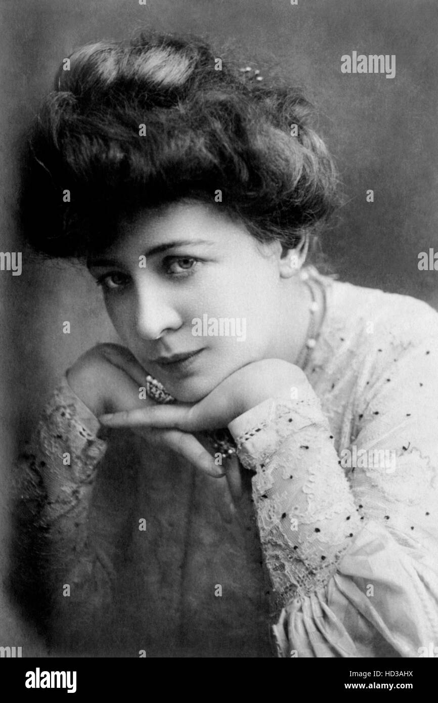 Broadway actress Virginia Harned, ca. 1900 Stock Photo - Alamy