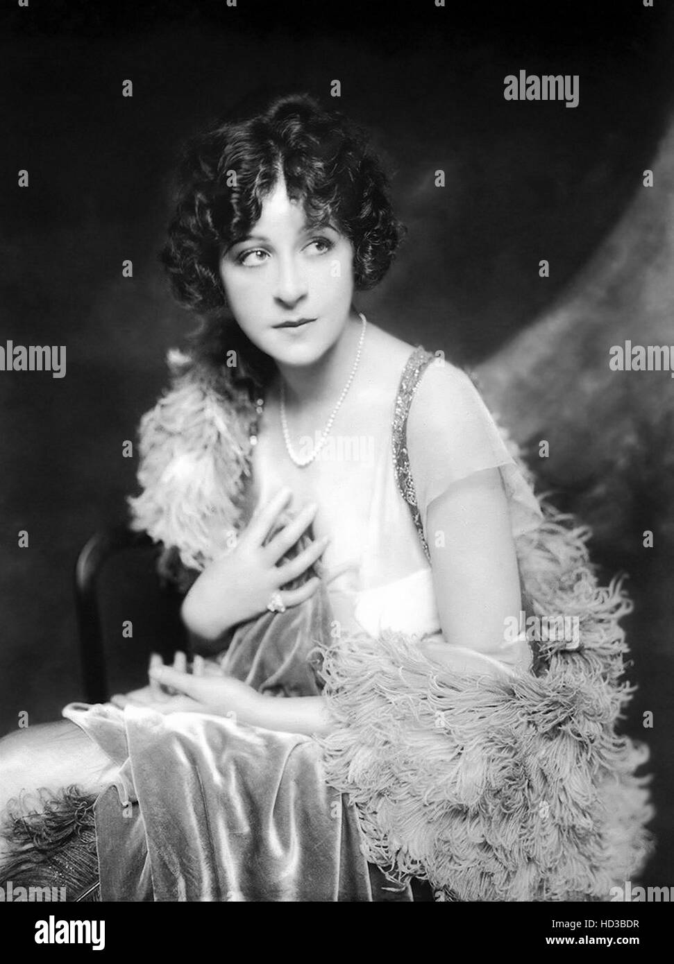 THE ZIEGFELD FOLLIES, Fanny Brice, portrait by Alfred Cheney Johnston ...