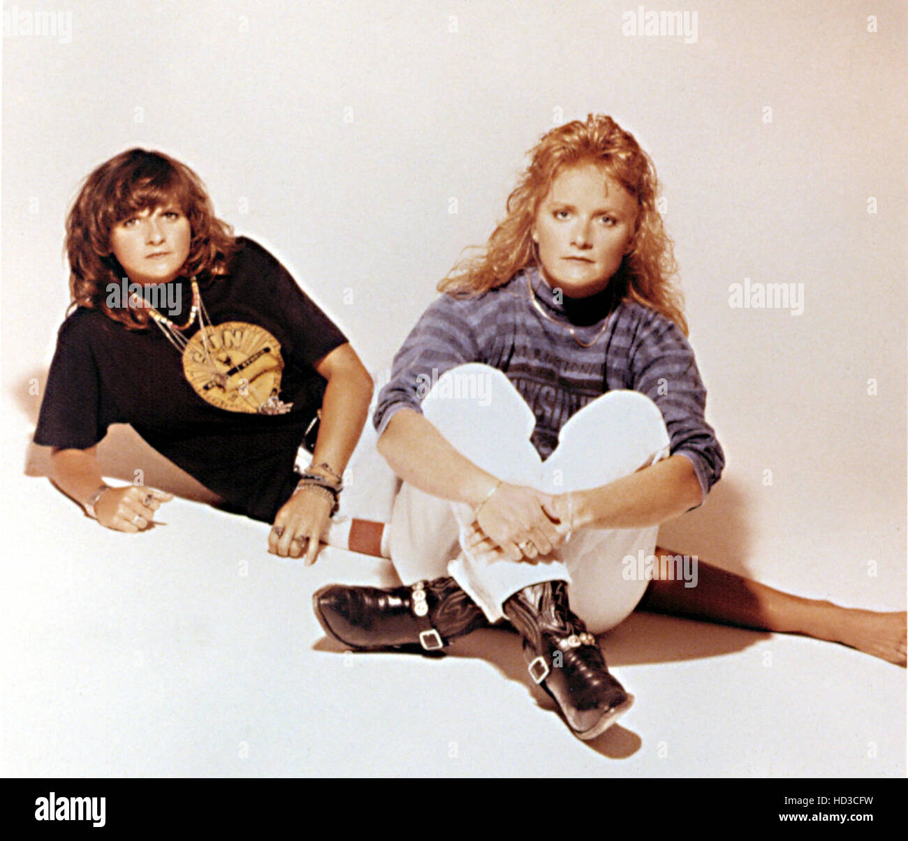 INDIGO GIRLS, Emily Saliers, Amy Ray, 1990s's portrait Stock Photo - Alamy