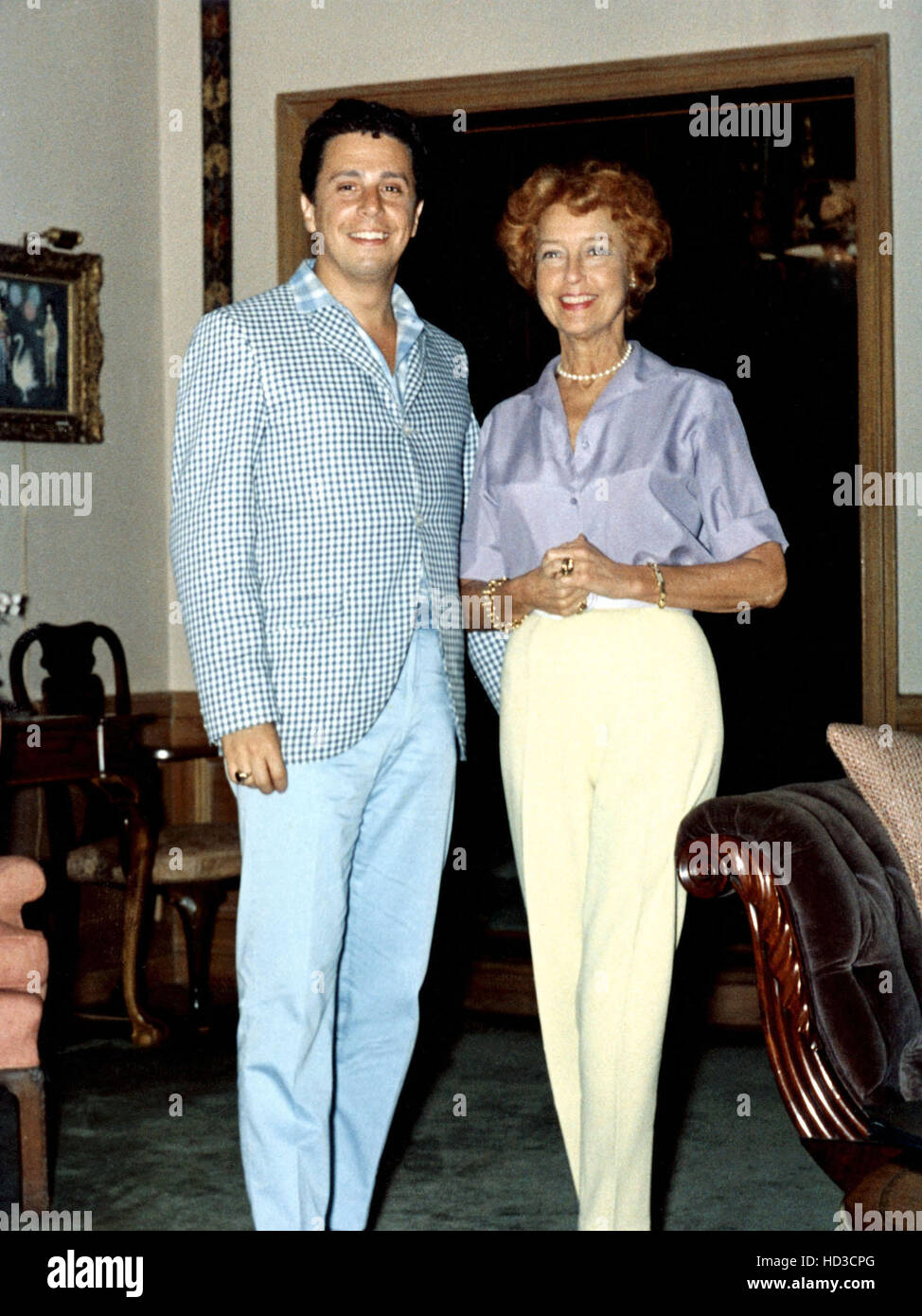 Jeannette MacDonald with Ken Richards at her Bel Air home, 1962 Stock ...