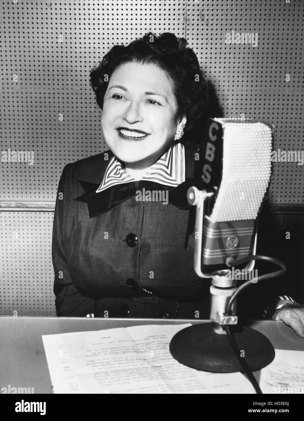 THE LOUELLA PARSONS SHOW, Louella Parsons, 1952 Stock Photo - Alamy