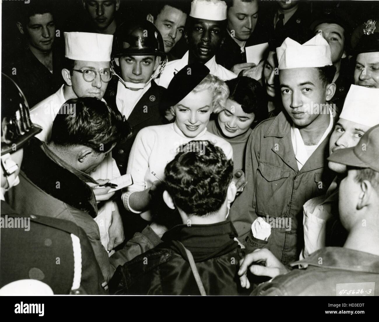 Marilyn Monroe during her USO tour, Korea, February 1954. - Photo ...