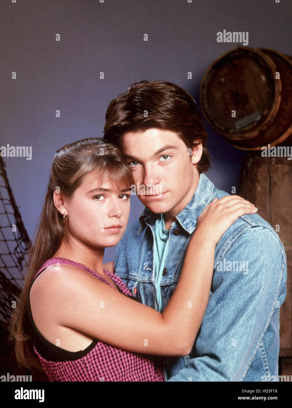 CROSSING THE MOB, Maura Tierney, Jason Bateman, 1988 Stock Photo - Alamy