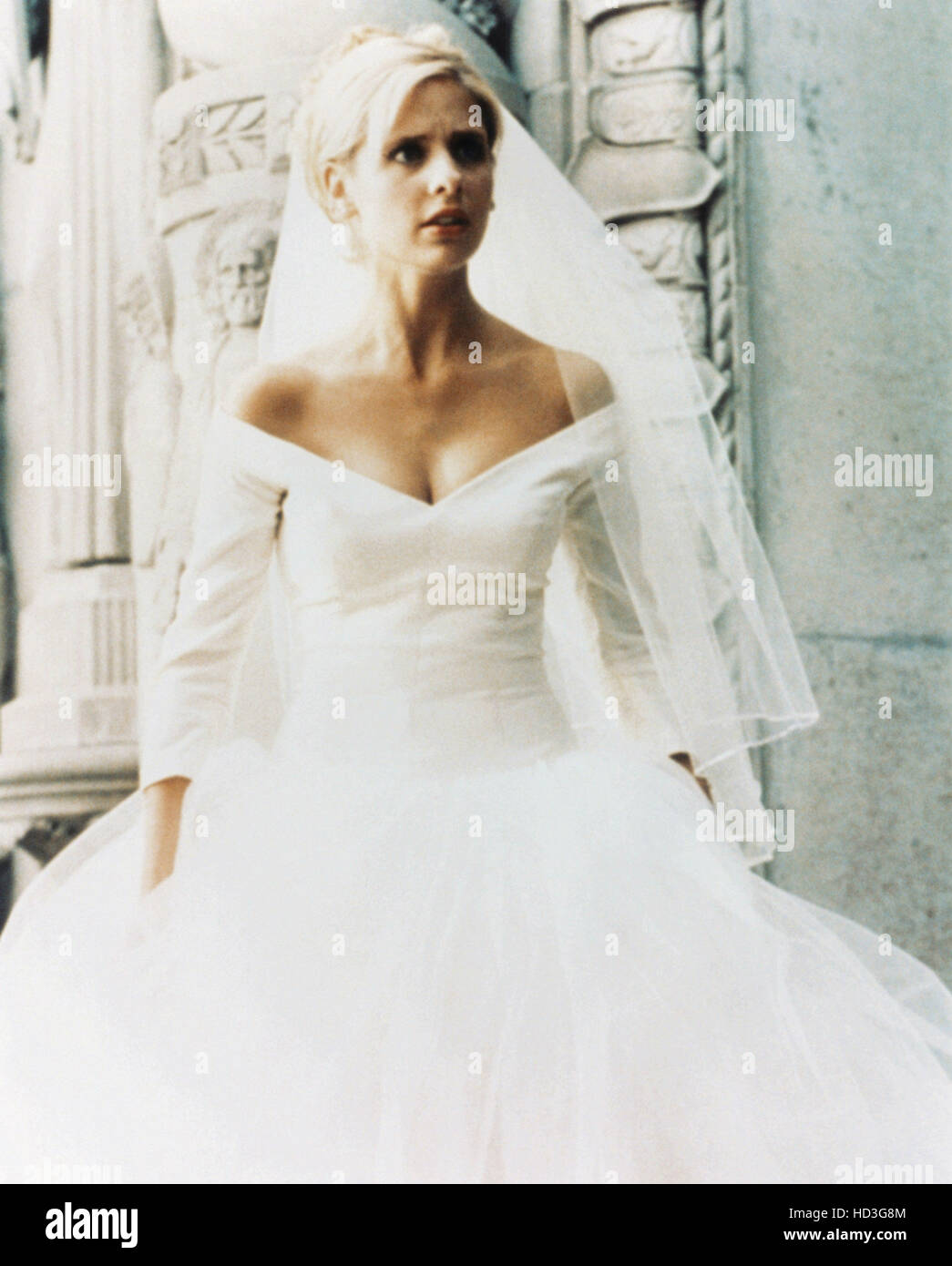 BUFFY THE VAMPIRE SLAYER, Sarah Michelle Gellar, 'The Prom', (Season 3 ...