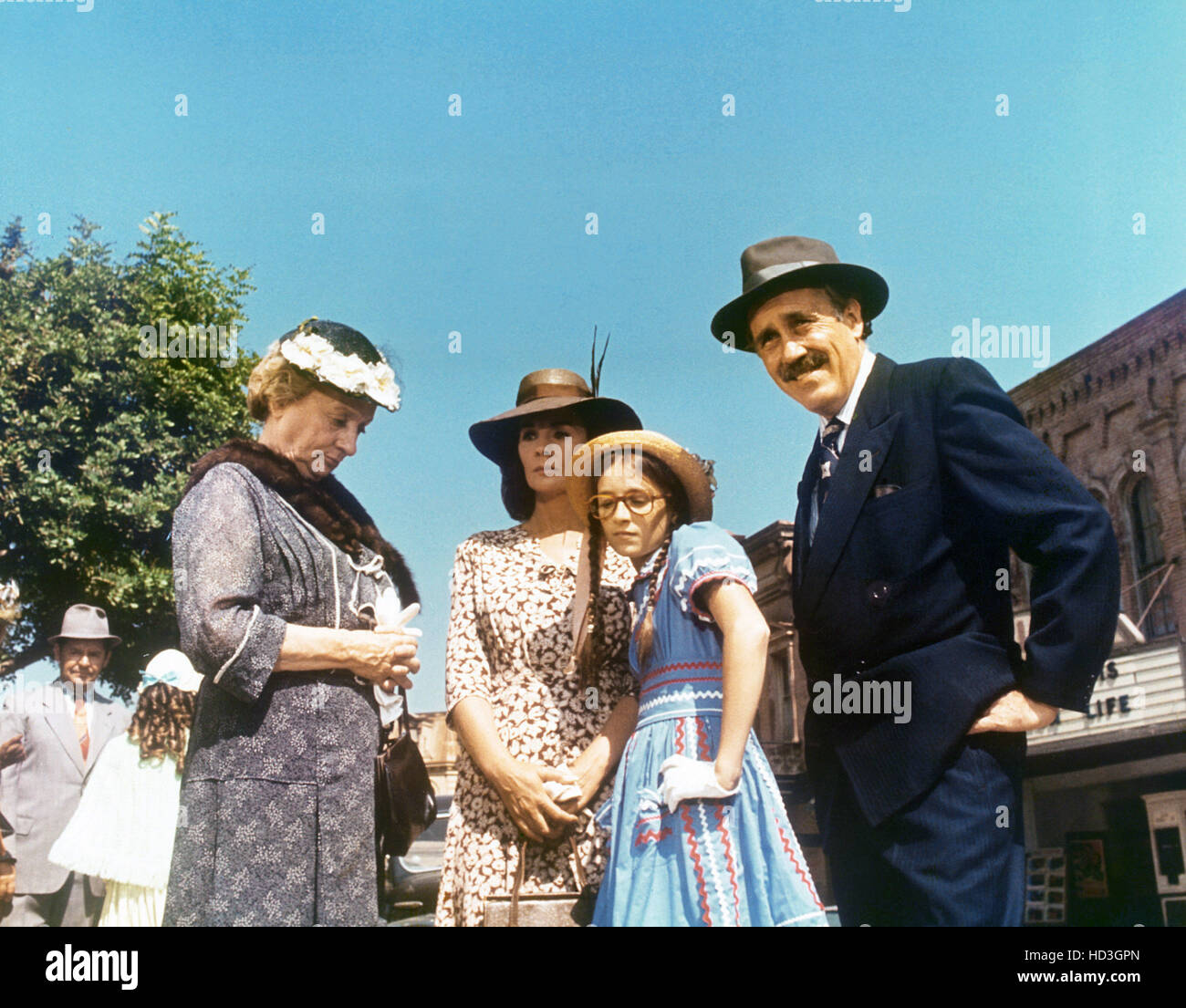 THE EASTER PROMISE, (from left): Mildred Natwick, Jean Simmons, Lisa ...