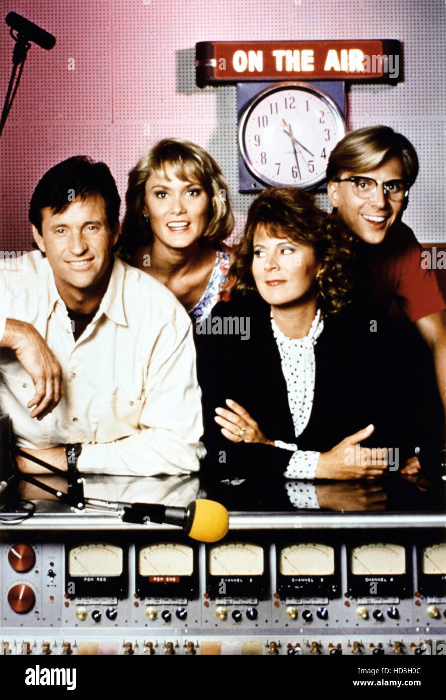 FM, (from left): Robert Hays, DeLane Matthews, Patricia Richardson, Leo ...
