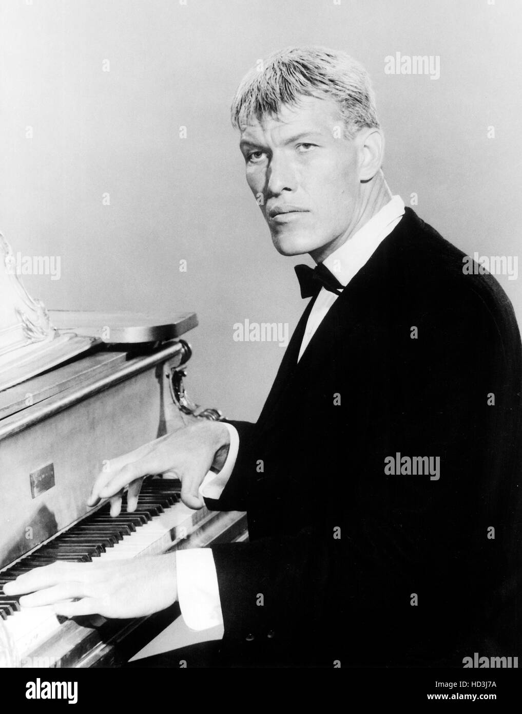 ADDAMS FAMILY, Ted Cassidy, 1964-1966 Stock Photo - Alamy