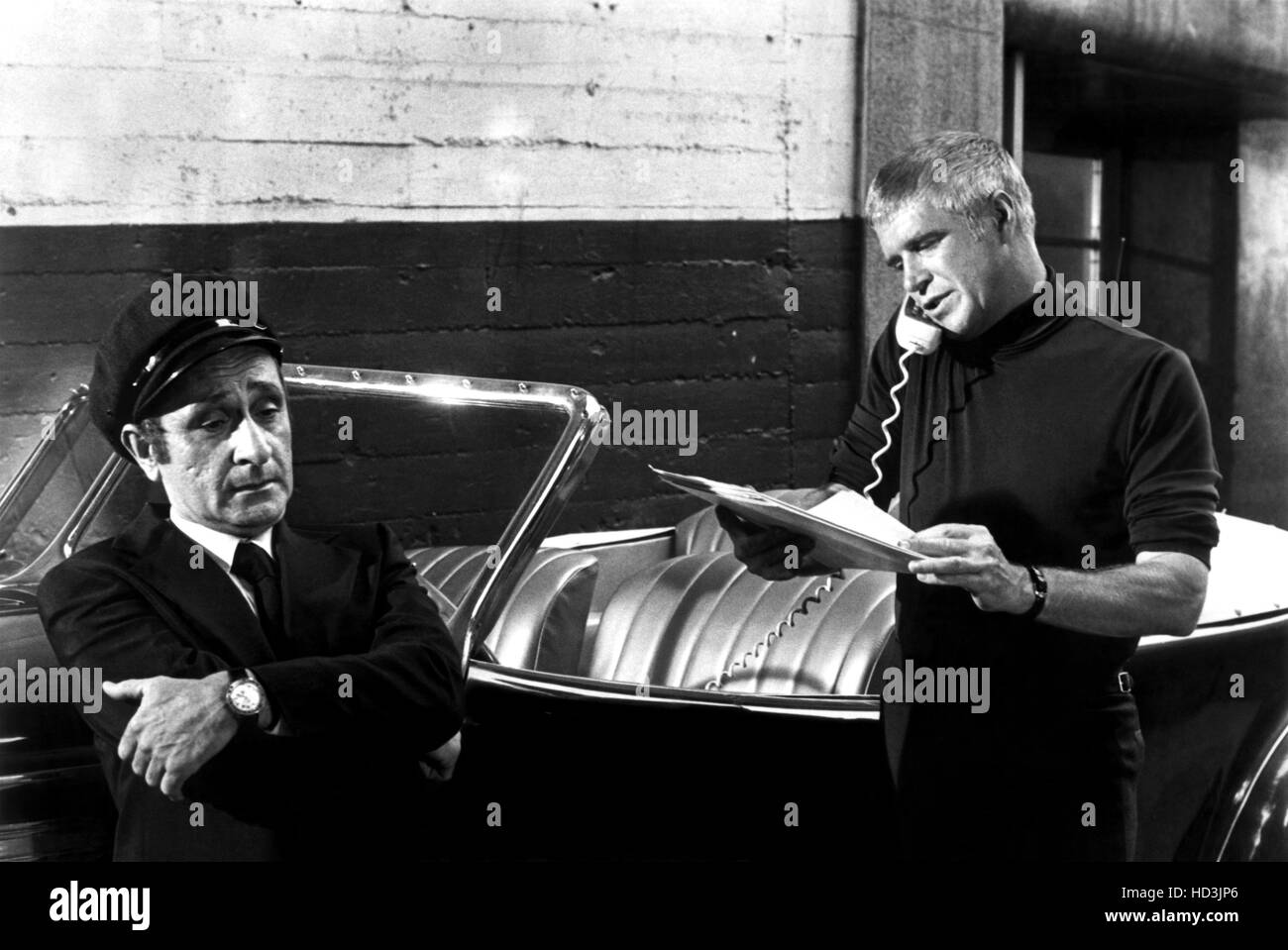 BANACEK, from left: Ralph Manza, George Peppard, 1972-74 Stock Photo ...