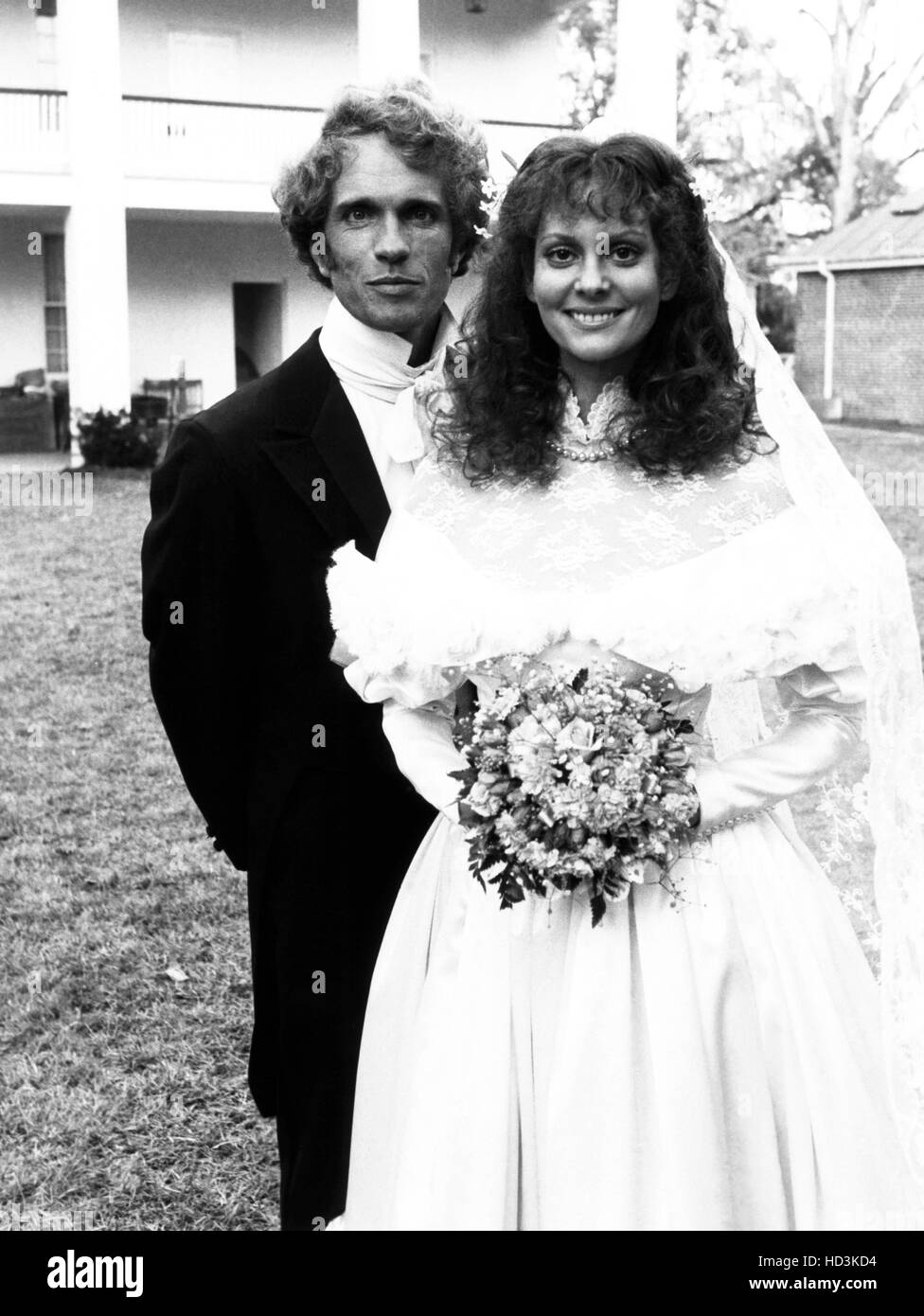 BEULAH LAND, from left, Paul Rudd, Lesley Ann Warren, aired October 7-8 ...