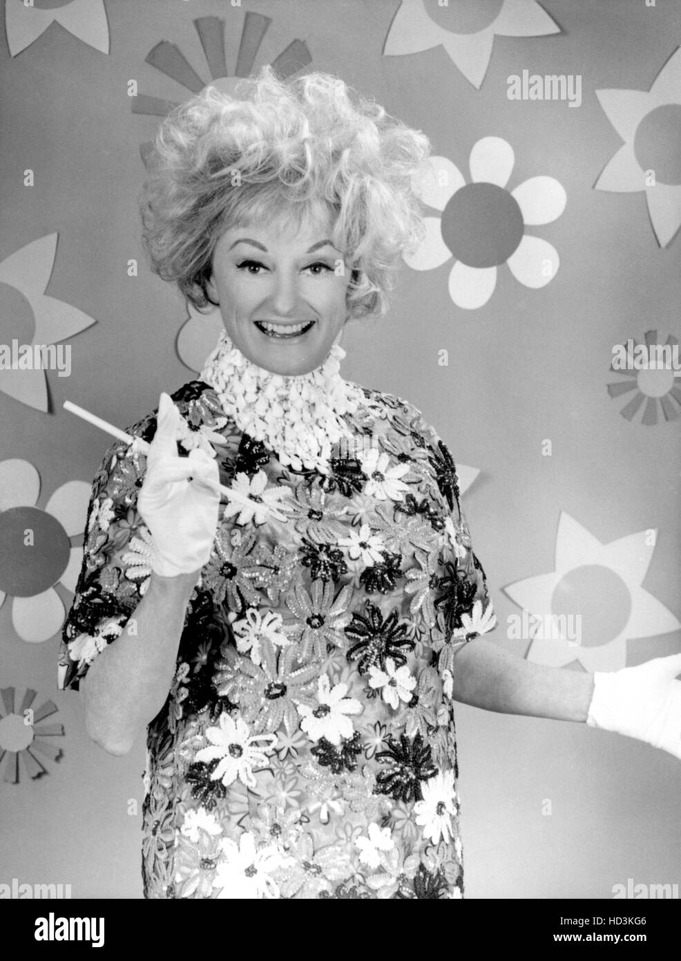 THE BEAUTIFUL PHYLLIS DILLER SHOW, Phyllis Diller, 1968 Stock Photo - Alamy