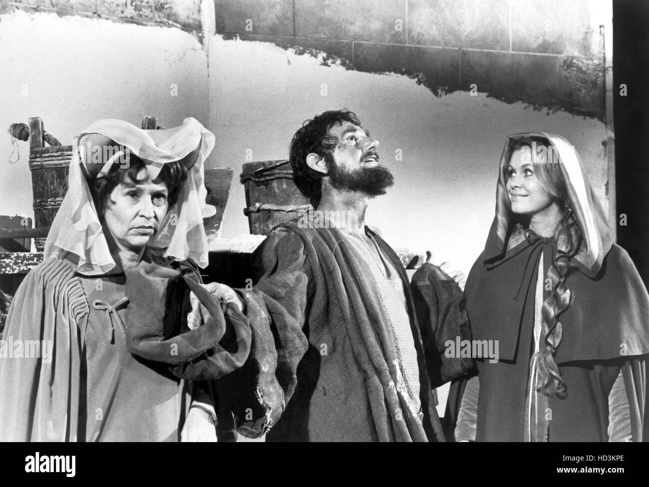 BEWITCHED, Alice Ghostley, Robert Casper, Elizabeth Montgomery, 'The ...