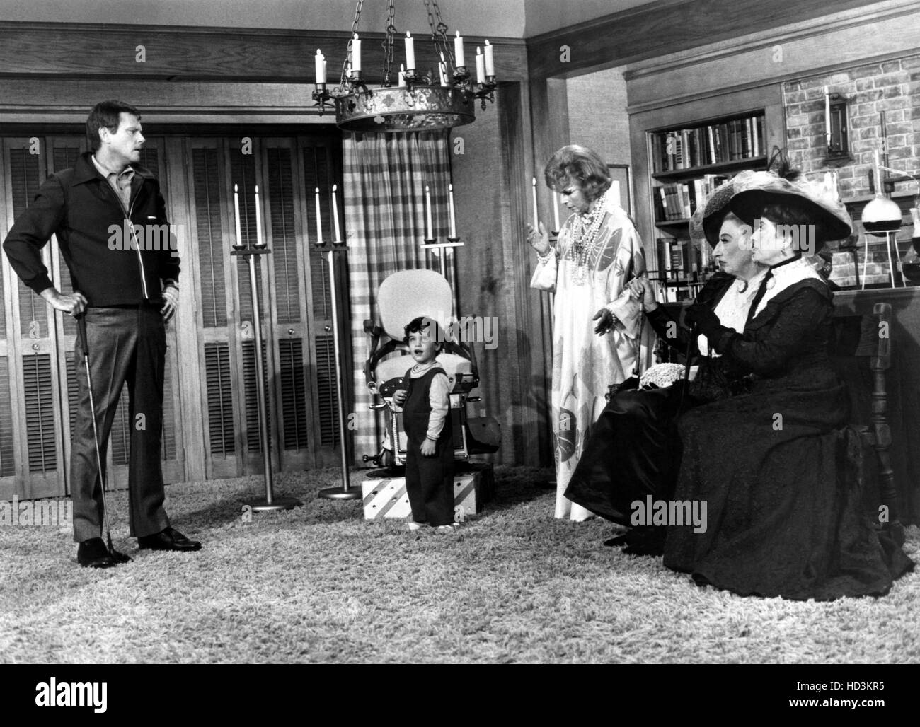 BEWITCHED, Dick Sargent, David Lawrence, Agnes Moorehead, Maryesther ...