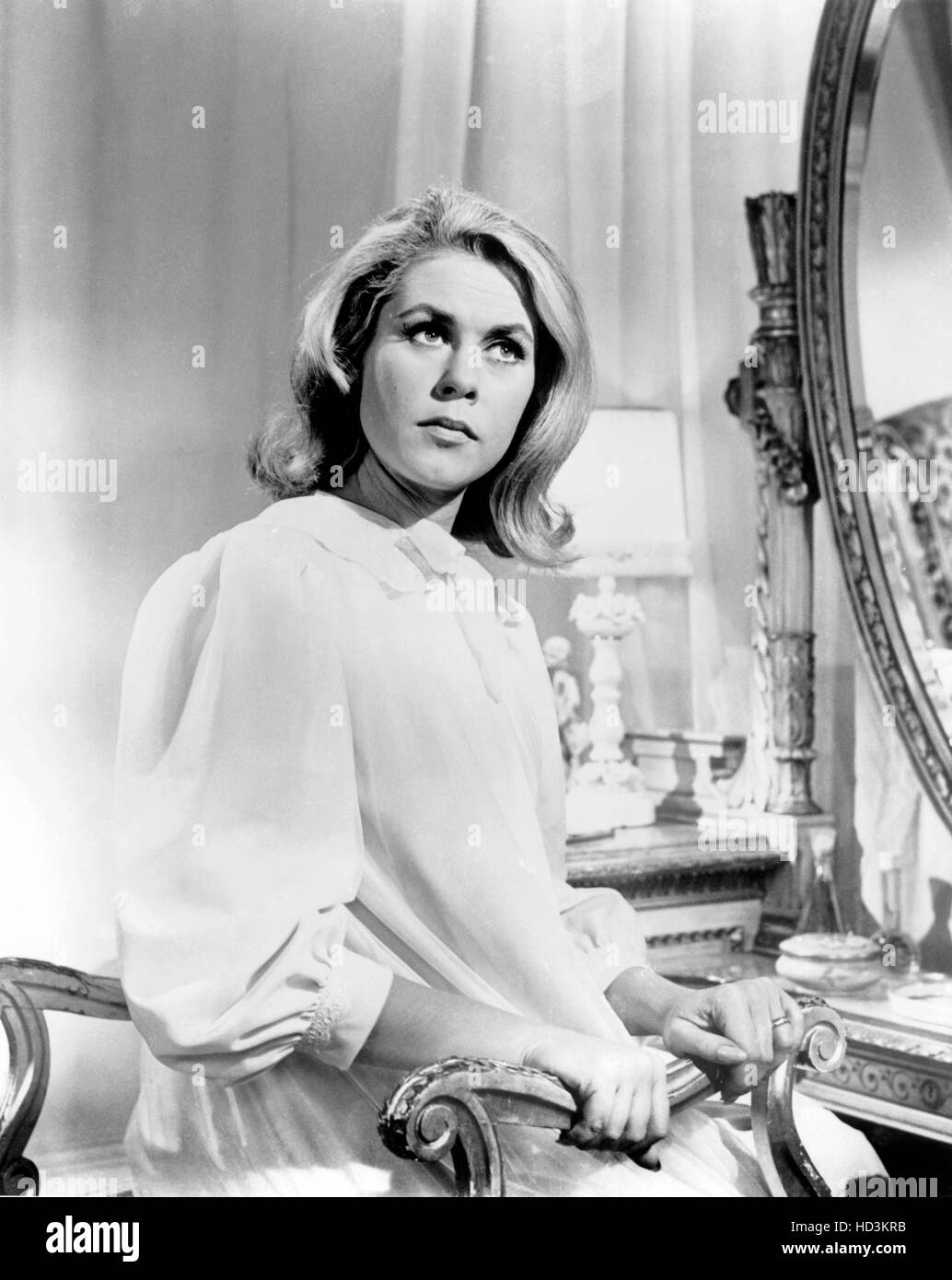 BEWITCHED, Elizabeth Montgomery, 1964-72 Stock Photo - Alamy