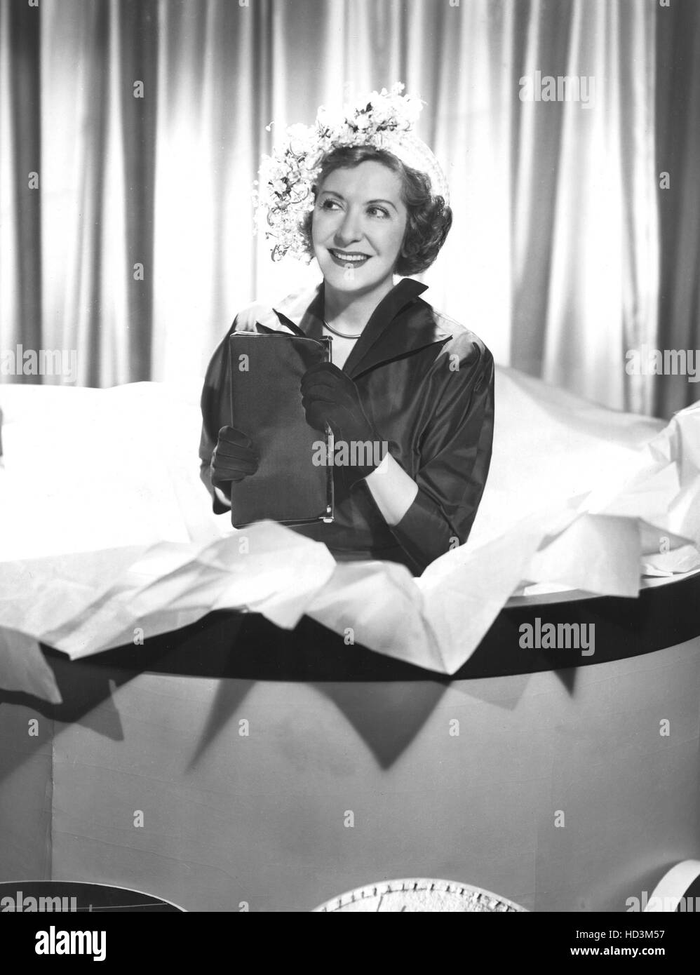 THE GEORGE BURNS AND GRACIE ALLEN SHOW, Gracie Allen, 1950-58 Stock ...